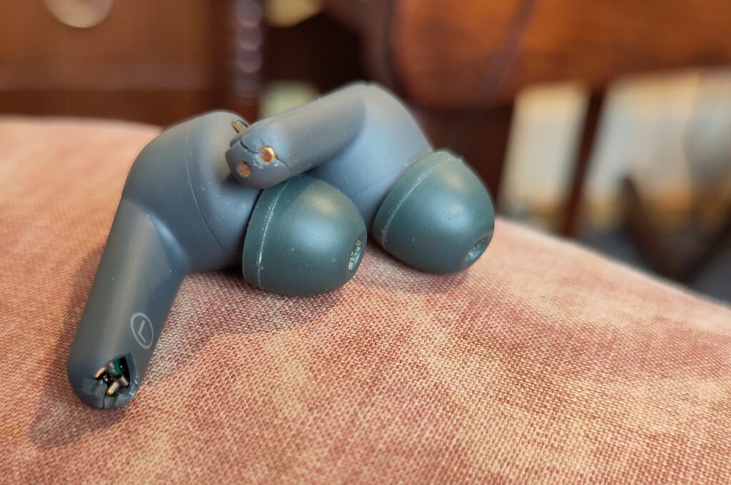 TWS Earbuds outer shell breaking - Accessories - Fairphone Community Forum
